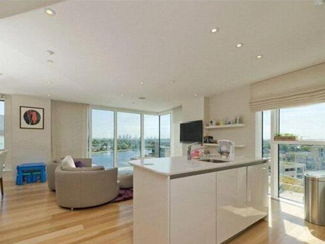3 Bedroom Flat For Sale In Woodberry Grove