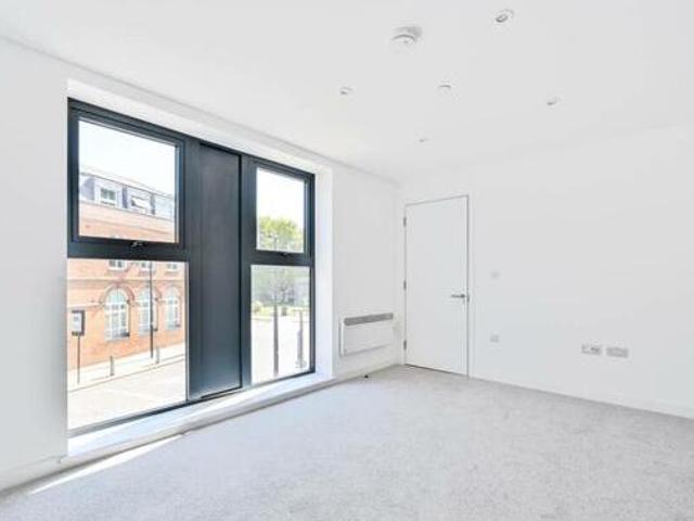 3 Bedroom Flat For Sale In Woolwich