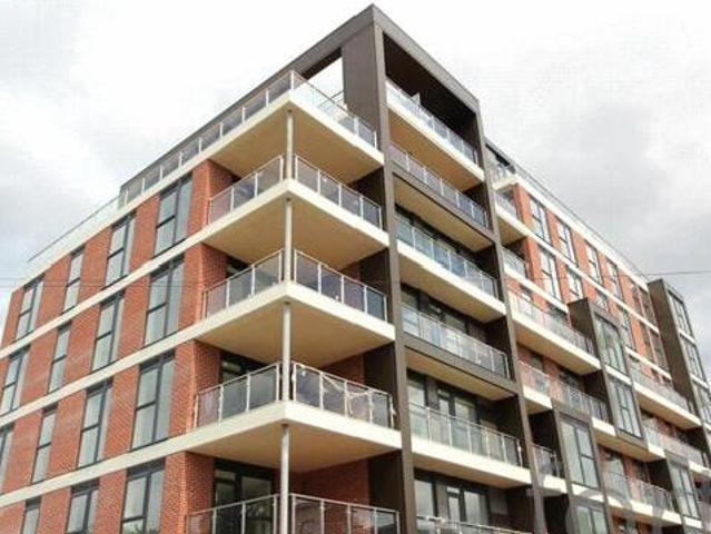 3 Bedroom Flat For Sale In Woden Street, Salford