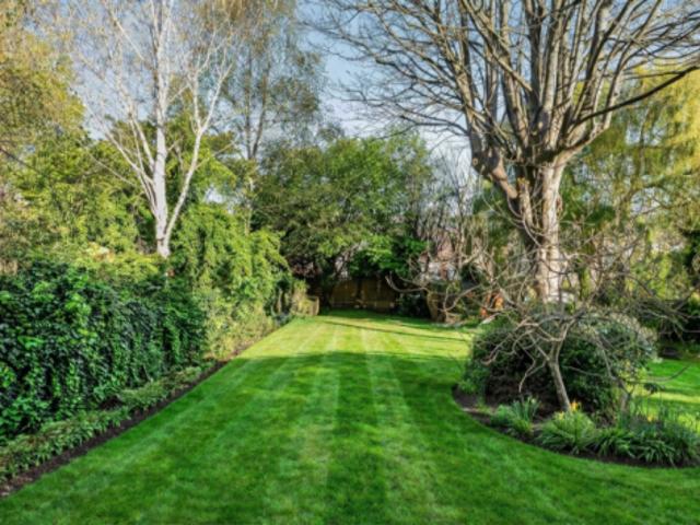 3 bedroom flat for sale in Wolseley Road, N8