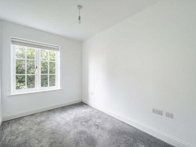 3 bedroom flat for sale in Wychwood Place, Winchester, SO22
