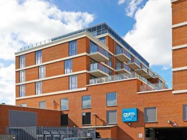 3 Bedroom Flat For Sale In Acton