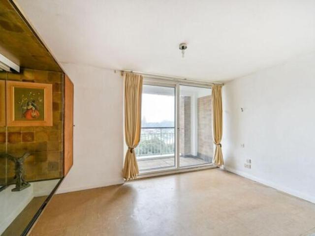 3 bedroom flat for sale in Albany Park Road, North Kingston, upon Thames, KT2