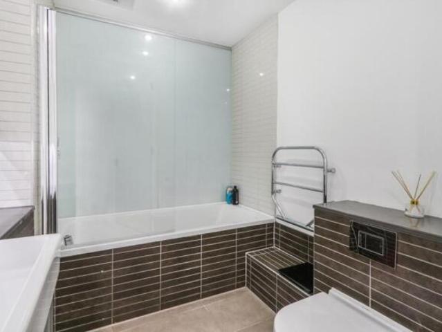3 bedroom flat for sale in Arthaus Apartments, Richmond Road, E8