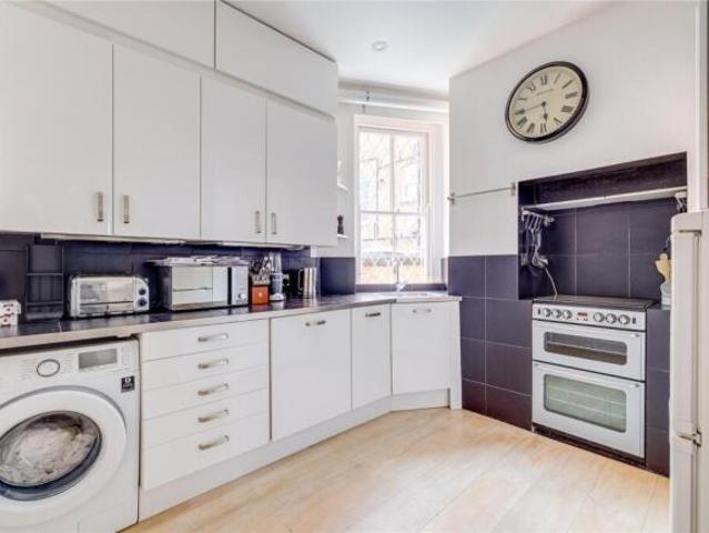 3 bedroom flat for sale in Arundel Mansions, Kelvedon Road, SW6