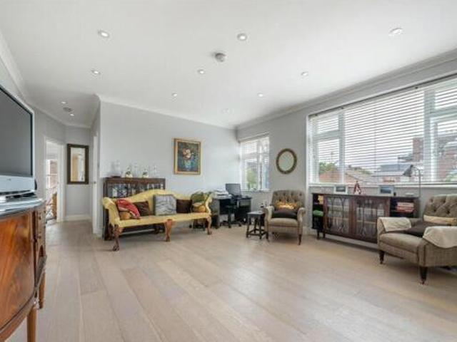 3 Bedroom Flat For Sale In Avenue Road