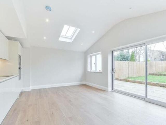 3 Bedroom Flat For Sale In Balham