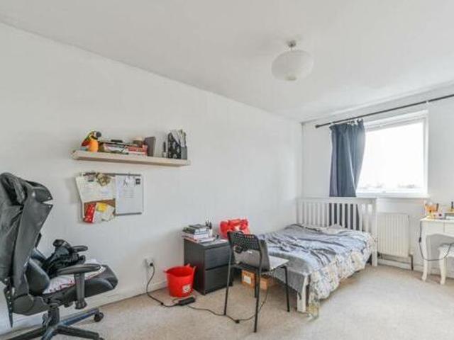 3 Bedroom Flat For Sale In Battersea, London