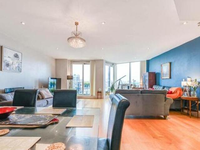 3 Bedroom Flat For Sale In Battersea, London