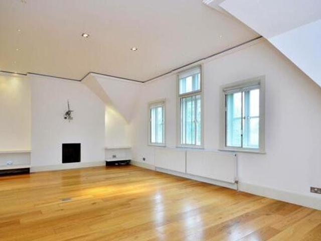 3 Bedroom Flat For Sale In Battersea, London