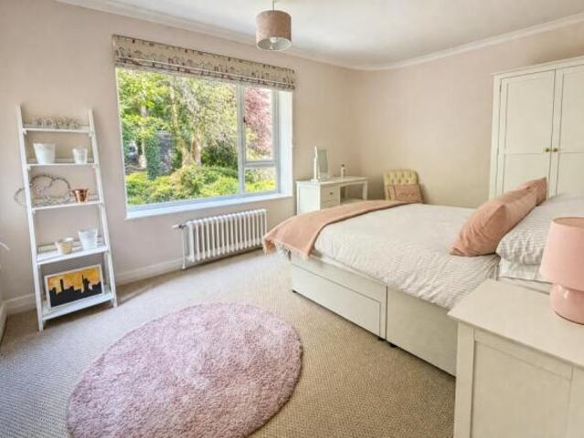 3 bedroom flat for sale in Beach Road, Branksome Park, Poole, BH13