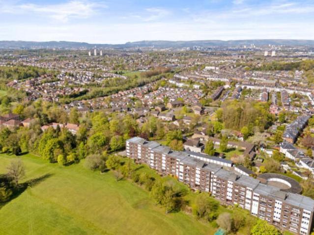 3 bedroom flat for sale in Beechlands Avenue, Glasgow, G44