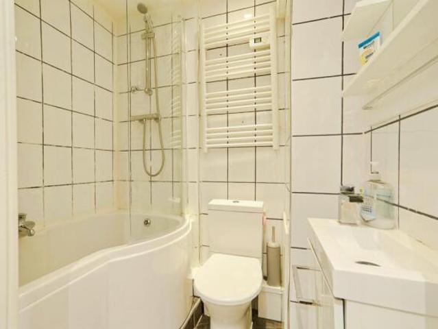 3 bedroom flat for sale in Belle Vue Road, Leeds, LS3