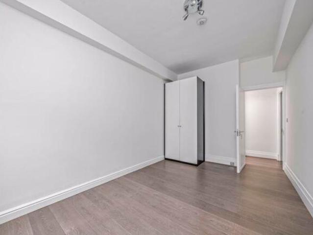 3 bedroom flat for sale in Berkeley Court, Glentworth Street, London, NW1