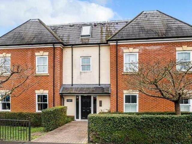 3 Bedroom Flat For Sale In Berkshire