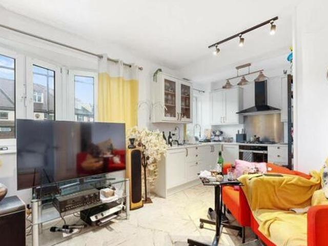 3 Bedroom Flat For Sale In Bermondsey, London