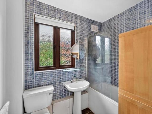 3 bedroom flat for sale in Binyon House, Milton Grove, N16