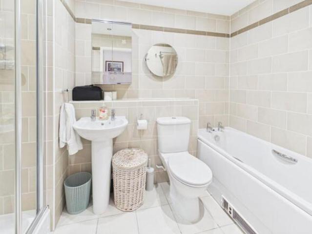 3 bedroom flat for sale in Birchdale Road, Appleton, WA4