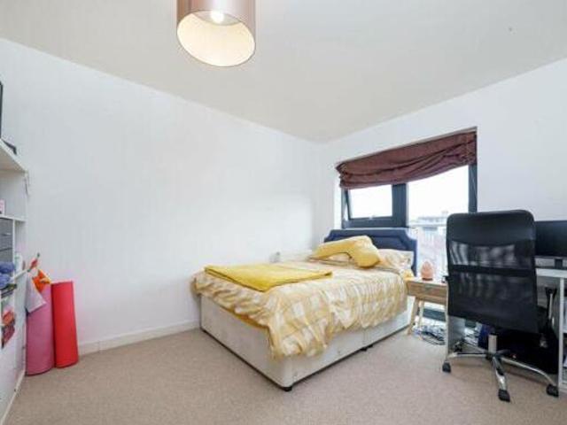 3 Bedroom Flat For Sale In Bow, London
