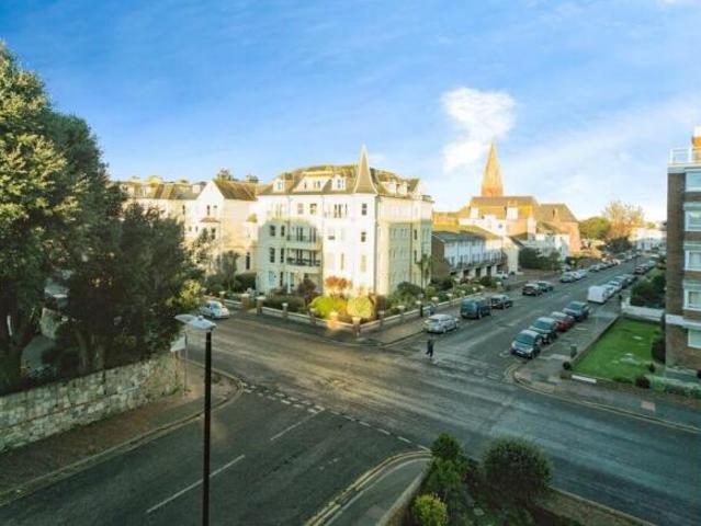 3 bedroom flat for sale in Blackwater Road, Eastbourne, BN21