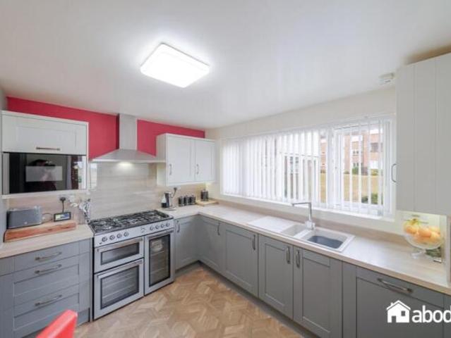 3 bedroom flat for sale in Blundellsands Road West, Liverpool, L23