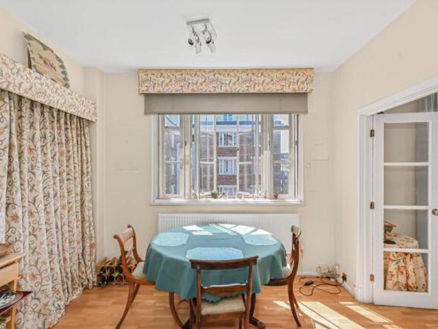 3 bedroom flat for sale in Bryanston Square, Marylebone, London W1H
