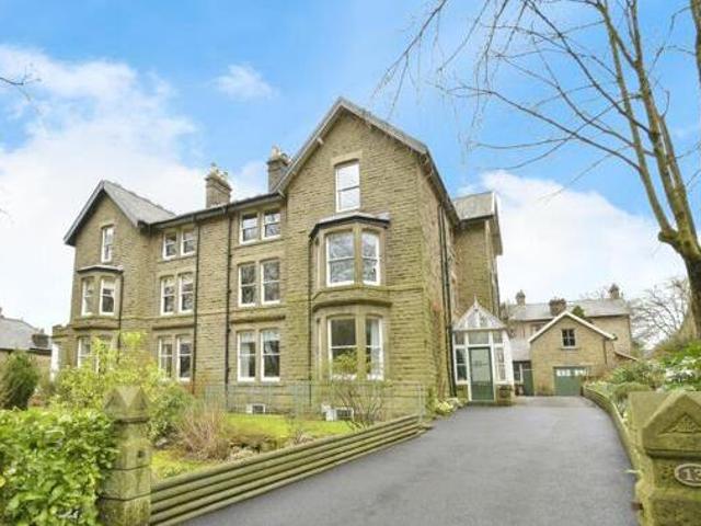 3 Bedroom Flat For Sale In Buxton, Derbyshire