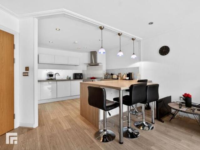 3 bedroom apartment for sale in Capri House, Lynton Court, CF10