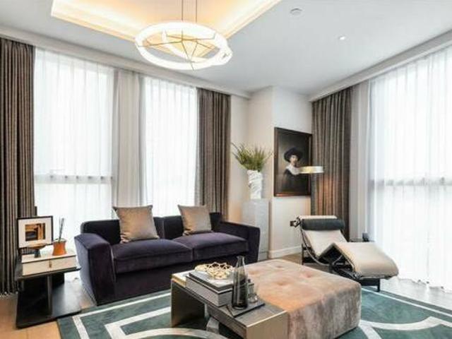 3 bedroom flat for sale in Carnation Way Vauxhall SW8