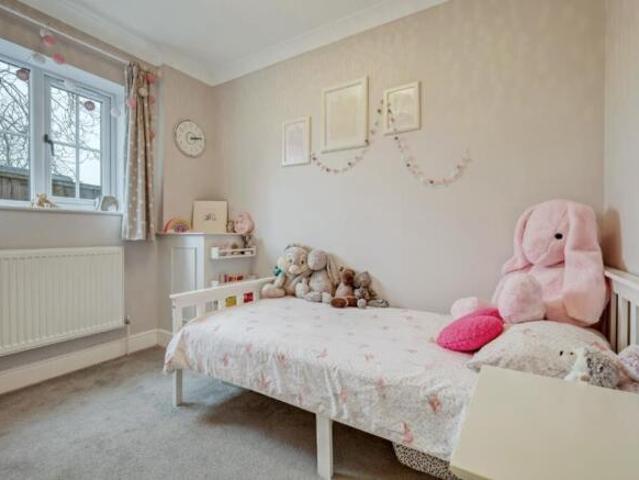 3 bedroom flat for sale in Cedar Close, Hutton, CM13
