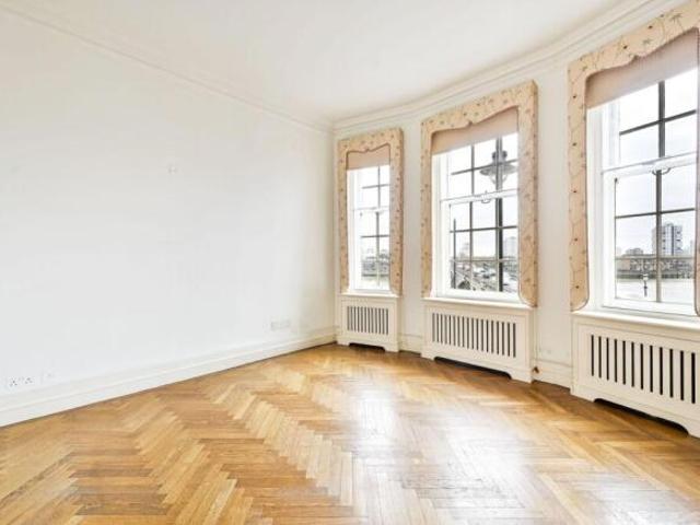 3 bedroom flat for sale in Cheyne Walk, Chelsea, London, SW3