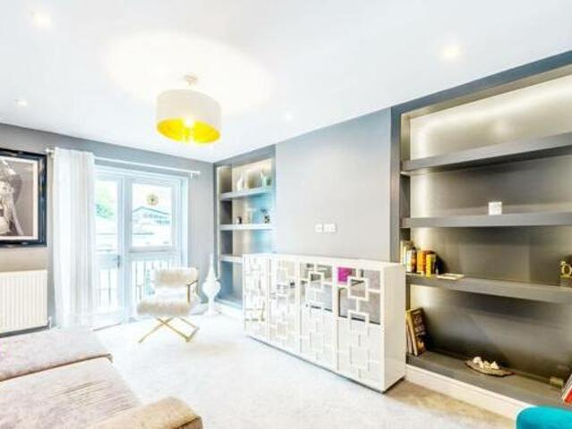 3 Bedroom Flat For Sale In Chelsea, London
