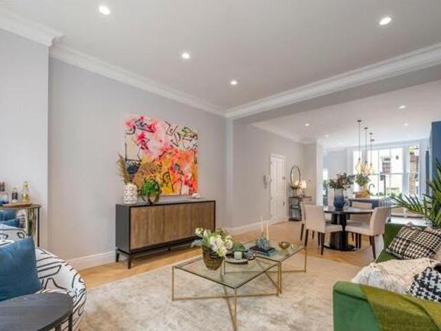 3 Bedroom Flat For Sale In Chelsea, London