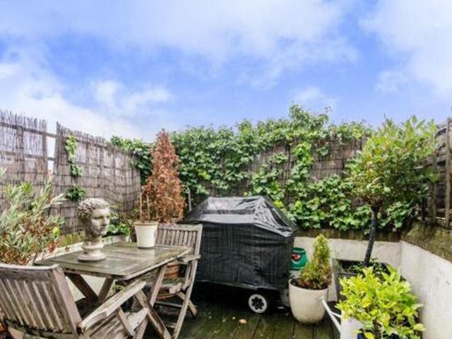 3 Bedroom Flat For Sale In Chelsea, London