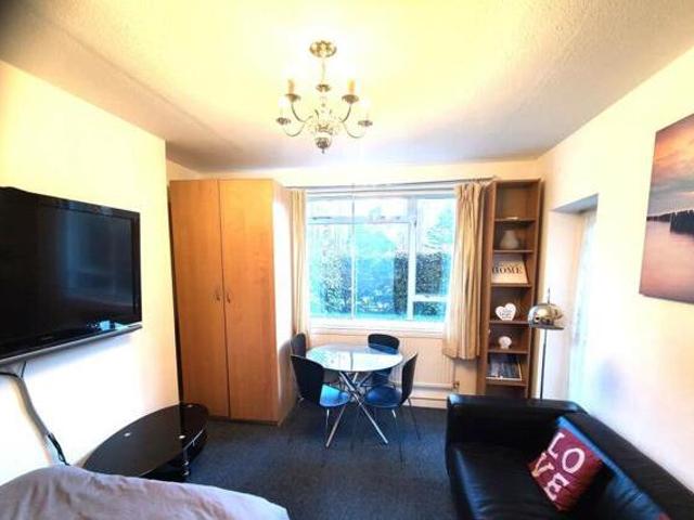 3 Bedroom Flat For Sale In Chelsea