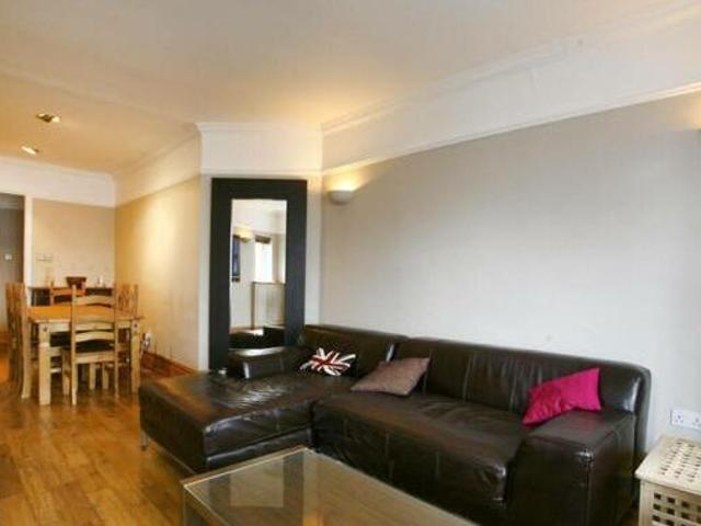 3 Bedroom Flat For Sale In Child´s Hill, London