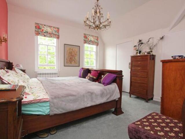 3 bedroom flat for sale in Church Street, Willingdon, BN20 9HR, BN20