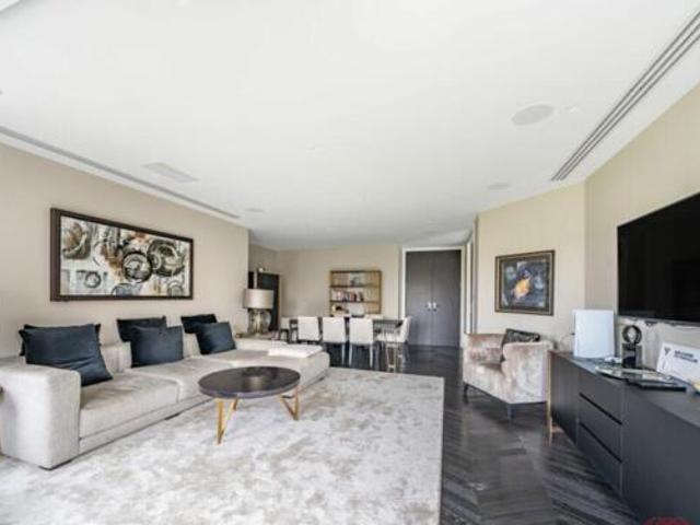 3 Bedroom Flat For Sale In Cockfosters Road