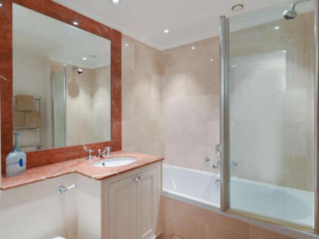 3 bedroom flat for sale in Coleridge Gardens, London, SW10