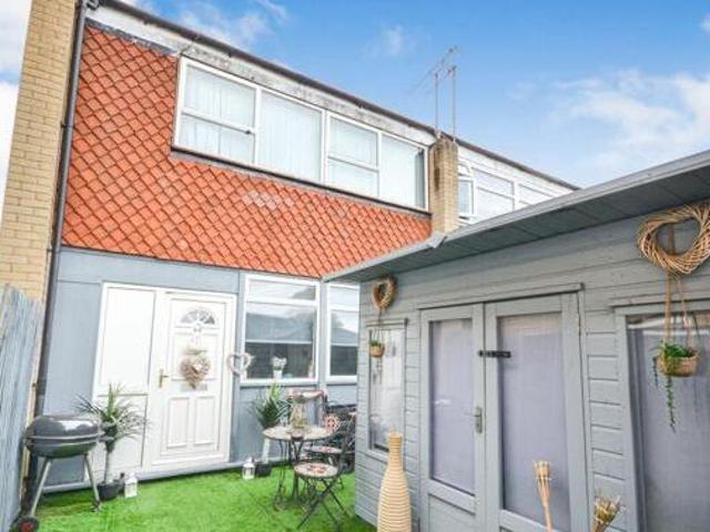 3 Bedroom Flat For Sale In Corringham