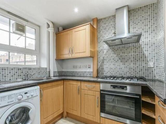 3 Bedroom Flat For Sale In Clapham, London
