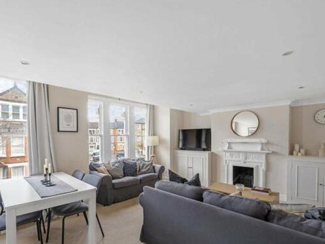 3 Bedroom Flat For Sale In Clapham