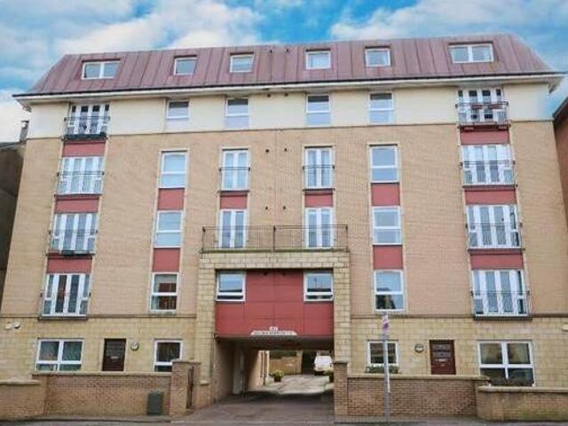 3 bedroom flat for sale in Clarkston Road Glasgow G44