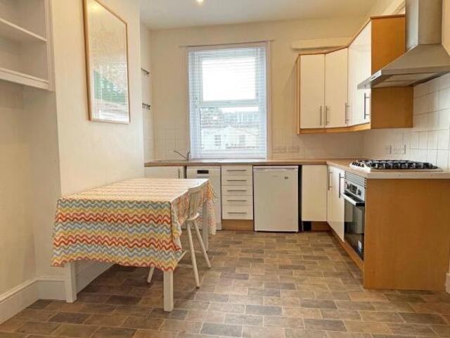 3 bedroom flat for sale in Cleveland Road BN1