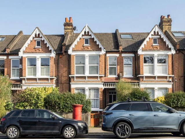 3 bedroom flat for sale in Clive Road, West Dulwich, London, SE21