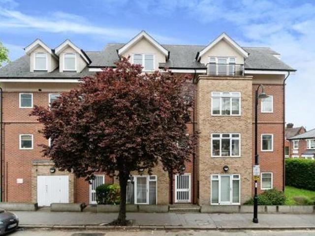 3 Bedroom Flat For Sale In Croydon