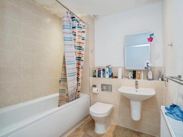 3 bedroom flat for sale in Cross Street, Portsmouth, Hampshire, PO1