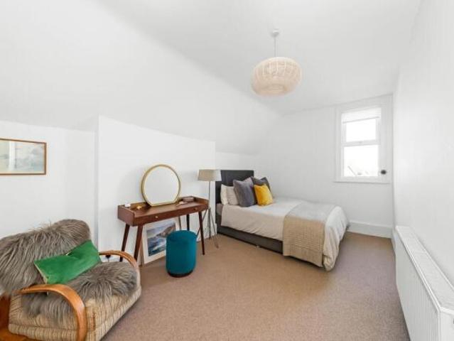 3 bedroom flat for sale in Crystal Palace Park Road, Sydenham, London, SE26