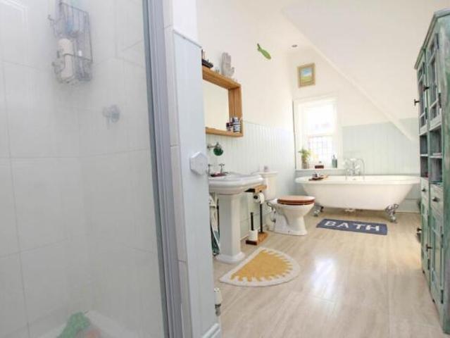 3 bedroom flat for sale in Denton Road, Eastbourne, BN20 7ST, BN20