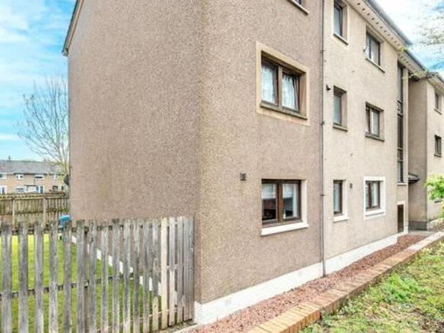 3 Bedroom Flat For Sale In Denny